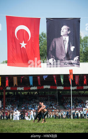 Türkischer Ringer in Kirkpinar Öl-wrestling Festival in Edirne, Türkei ...