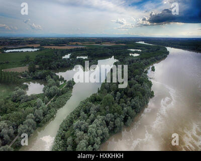 Luftaufnahme der Fluss Po, Poebene, Parma, Region Emilia-Romagna ...