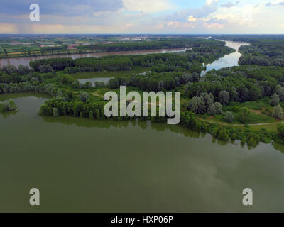 Luftaufnahme der Fluss Po, Poebene, Parma, Region Emilia-Romagna ...