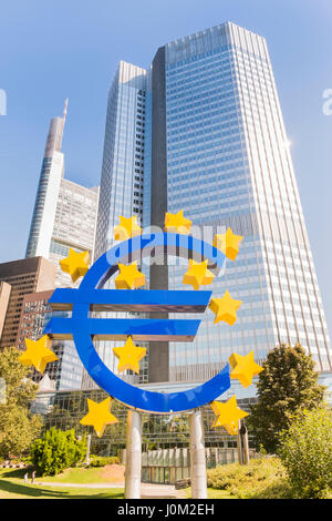 Euro-Währungssymbol, Europäische Zentralbank in den Rücken, EZB ...