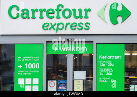 Carrefour Express Schild und Ladeneingang | Fassade d'un Carrefour ...