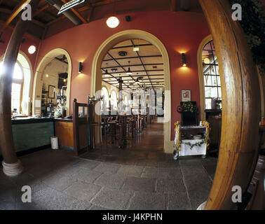 Deutschland, Sachsen, Leipzig, Bayerischer Bahnhof station ...