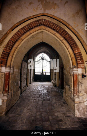 Runde Bogen Durchgang Stockfoto, Bild: 76356963 - Alamy