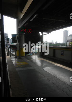 Die Boni MRT Station befindet sich in Pioneer, Mandaluyong City, ist ...