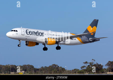 Condor Airbus A320-212 [D-AICA] in Retro-Lackierung Landebahn 31 ...