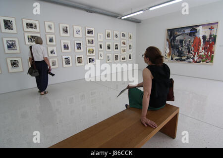 Aschersleben, Deutschland. 27. Mai 2017. Maler Arno Rink lächelt die ...