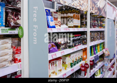 Frei von Produkten auf einem Supermarktregal Stockfotografie - Alamy
