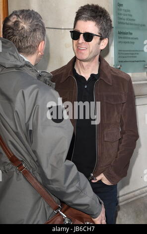 "Pink Floyd: ihre sterblichen bleibt roten Teppich auf dem Victoria und Albert Museum mit ...