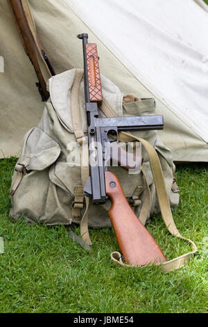 Thompson.45 Kaliber Maschinenpistole, M1A1, Modell 1911 Kaliber.45 ...