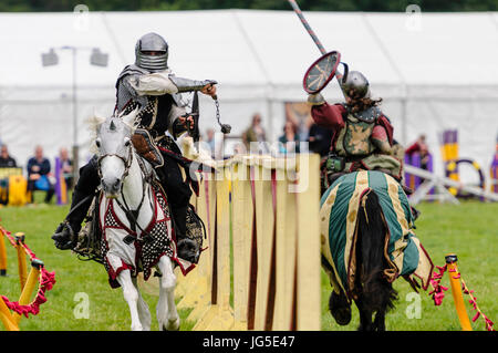 Mittelalterliche Ritter Training für ein Turnier Spiel Stockfoto, Bild ...