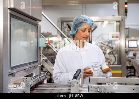 NOVANDIE UNTERNEHMEN, MILCHPRODUKTE, AUNEAU (28), EURE-ET-LOIR ...