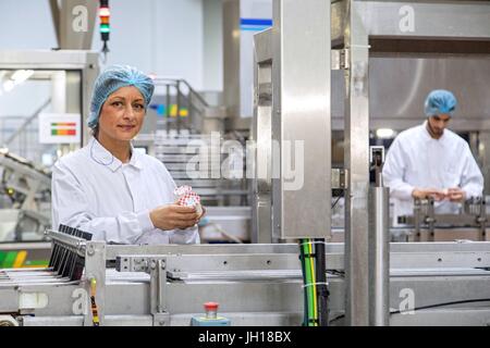 NOVANDIE UNTERNEHMEN, MILCHPRODUKTE, AUNEAU (28), EURE-ET-LOIR ...