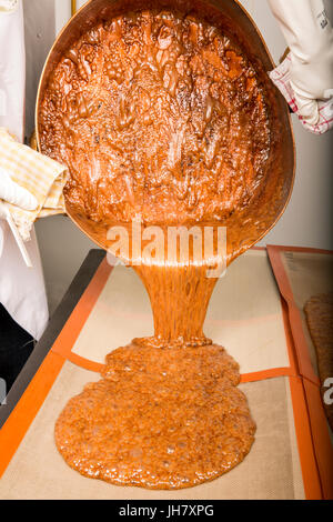 Fabrik für die Herstellung von leckeren Karamell Bonbons. Der erste ...