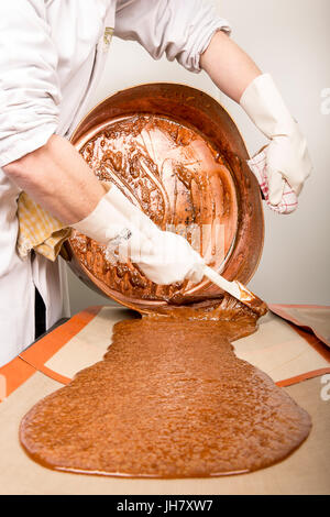 Fabrik für die Herstellung von leckeren Karamell Bonbons. Der erste ...