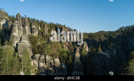 Luftaufnahme des ungewöhnlichen Stein Felsen in Böhmen-Tschechien ...