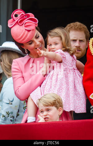 Prinz George von Cambridge Catherine Middleton, Herzogin von Cambridge ...