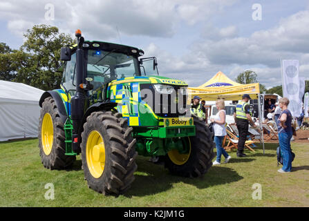 Polizei Traktor, UK Stockfotografie - Alamy