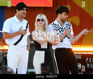 Paramore führt auf GMA in NYC mit: Haley Williams Wo: New York, New ...