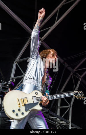 Justin Hawkins Sänger und Gitarrist mit The Darkness Stockfotografie ...