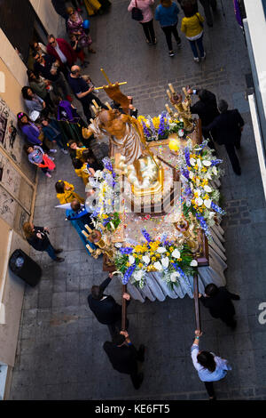 Die Statuen und Throne von Jesus und Maria sein Weg nach Ostern Auferstehung Prozession ...