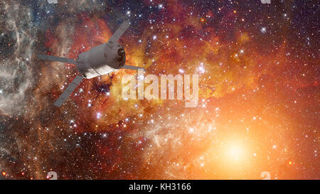 Raumschiff im Weltall. Elemente dieses Bild von der NASA eingerichtet ...