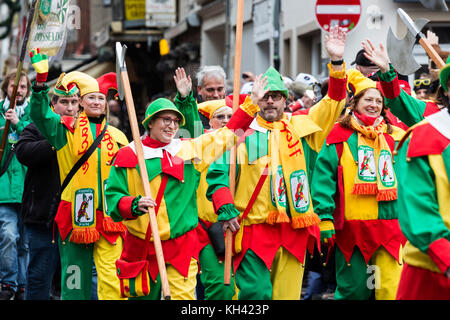 Die deutsche Karnevalssaison beginnt traditionell mit dem Hoppeditz Erwachen am 11. November in ...
