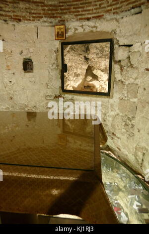 Die 12. Station des Kreuzweges, der Altar der Kreuzigung, genannt die Grabeskirche auch die ...