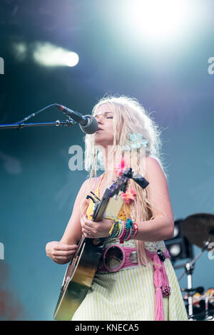 Sängerin Solveig Heilo die norwegische Band Katzenjammer ist auf der ...