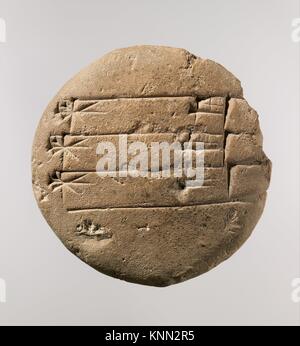 Sumerische Schrift (Keilschrift) auf einer Tontafel aus Mesopotamien ...