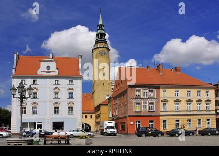 Stadt und Turm in Brieg, Woiwodschaft Oppeln, Polen Stockfoto, Bild ...