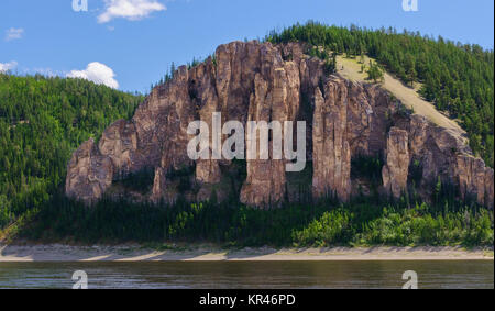 Lena-Säulen Naturpark, Blick vom Fluss Lena, nationales Erbe der ...
