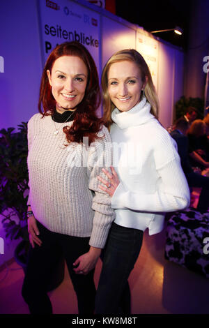 Schwestern Sigrid (l) und Marina Hutterer der Österreichischen ...