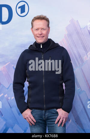 Berlin, Deutschland. 12 Dez, 2017. vl: Alexander RUDA (ZDF-Moderator ...