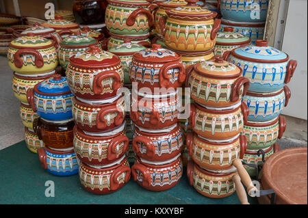 Traditionelle bulgarische Töpfe Stockfotografie - Alamy