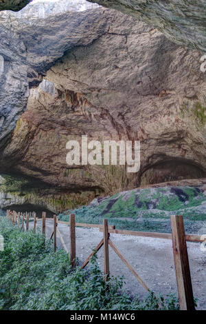 Innenraum devetashka Höhle in der Nähe von Lowetsch, Bulgarien ...