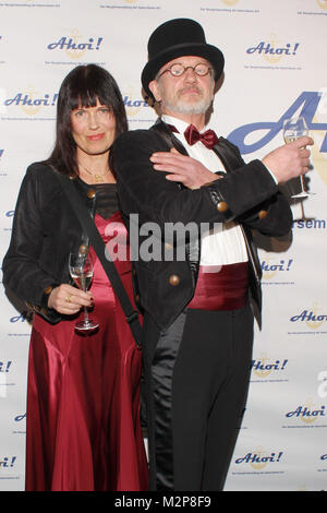 WERNER BROESEL Roetger Feldmann mit Frau, Ahoi Neujahrsempfang 2016 ...