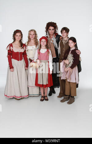 Liv Lisa Fries Amona Assmann Sonja Gerhardt Anja Kling Friedrich Heine ...