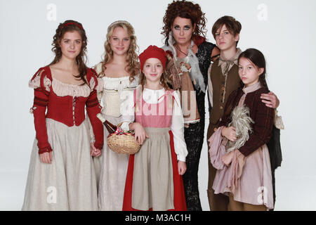 Liv Lisa Fries Amona Assmann Sonja Gerhardt Anja Kling Friedrich Heine ...