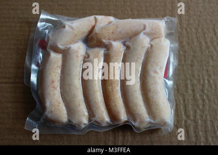 Verpackt Wurst am verpackten Fleisch Abteilung Stockfoto, Bild ...