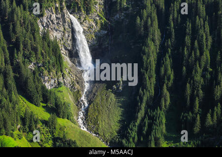 Stäubifall - 100 m, Alp Aesch, Uri, Schweiz Stockfotografie - Alamy
