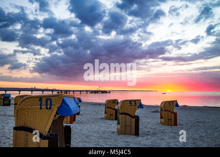 Deutschland, Schleswig-Holstein, Scharbeutz, Seebad, Strand Stockfoto ...