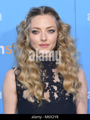 Amanda Seyfried kommt bei der Premiere von 'Gringo' in Los Angeles an ...