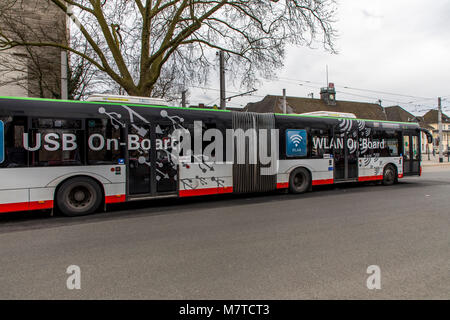 Local Bus der BOGESTRA, Bochum-Gelsenkirchen Straßenbahnen AG, vor dem ...