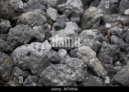 Dunkle Textur der verbrannten Kohle Schlacke Steine Stockfotografie - Alamy