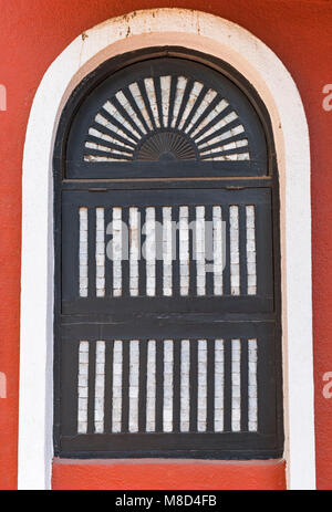 Oyster shell Windows Panjim Goa Indien Stockfotografie - Alamy