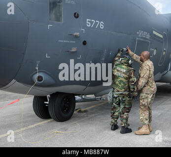 Ein 353. Special Operations Aircraft Maintenance Squadron Crew Chief ...