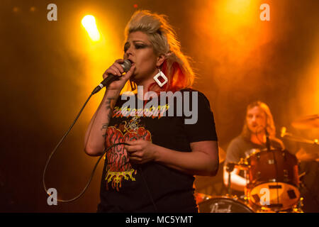 Dallas Frasca, Sängerin und Frontfrau der australischen Rockband Dallas ...