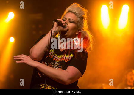 Dallas Frasca, Sängerin und Frontfrau der australischen Rockband Dallas ...