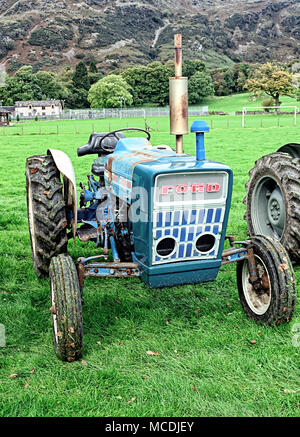 Ford 3000 Traktor Stockfotografie - Alamy