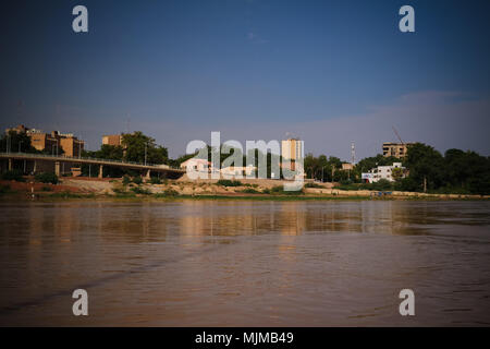 Blick auf die Stadt und den Fluss Niger Niamey, Niger Stockfotografie ...